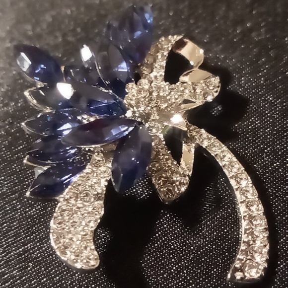 vintage style | Jewelry | Sapphire Color Crystals Bouquet With ...